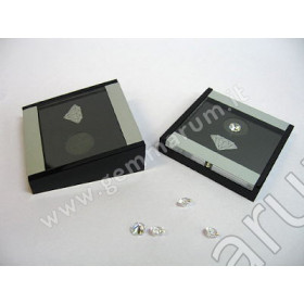 Display boxes for gemstones